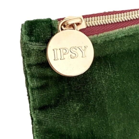 ipsy | Bags | Ipsy Green Velvet Bag New Gold Zipper Limited Edition ...